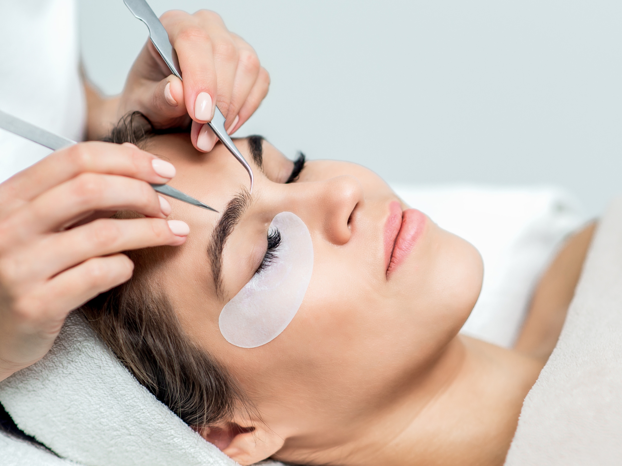 Cómo cuidar las extensiones de pestañas - Venus Brows